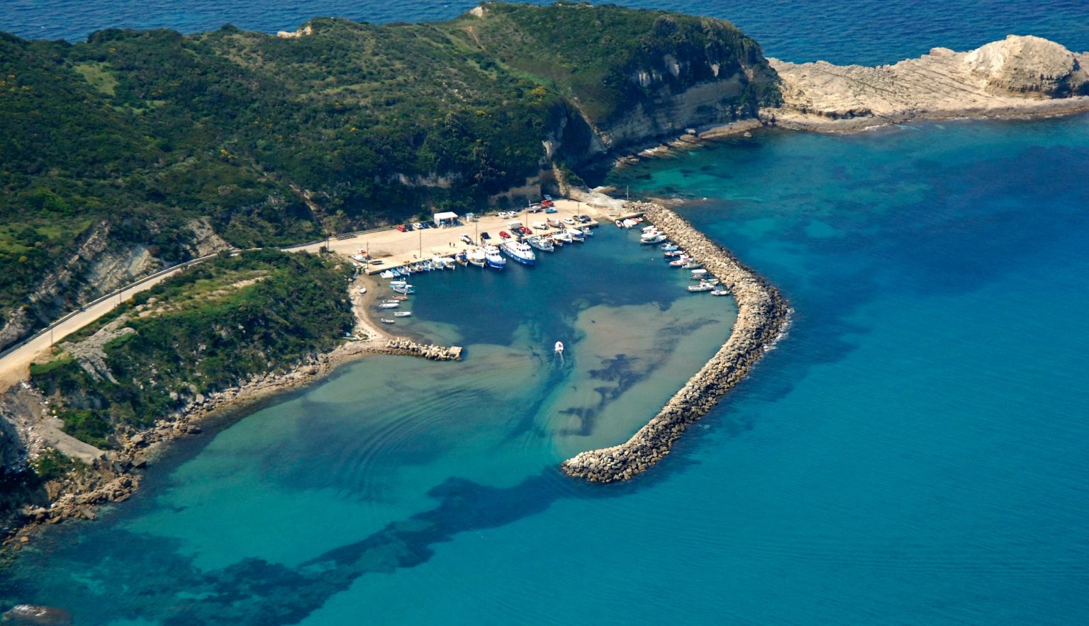 Agios Stefanos Avliotes Harbour, Greece - location, yacht rentals ...