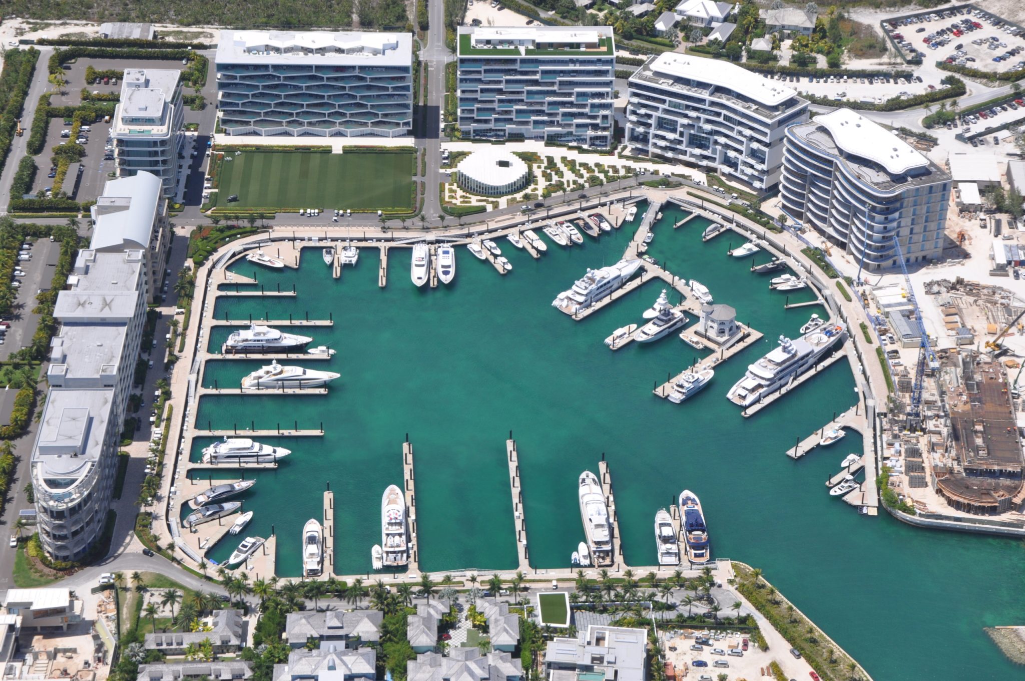 Albany Marina, Bahamas - location, yacht rentals, nearest airport ...