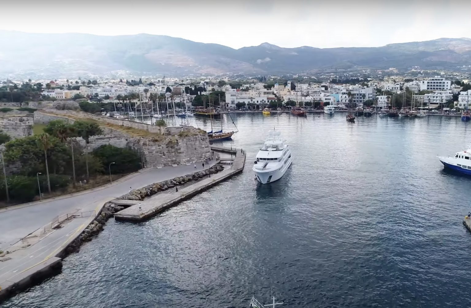 Mandraki Port Kos, Greece - location, yacht rentals, nearest airport ...