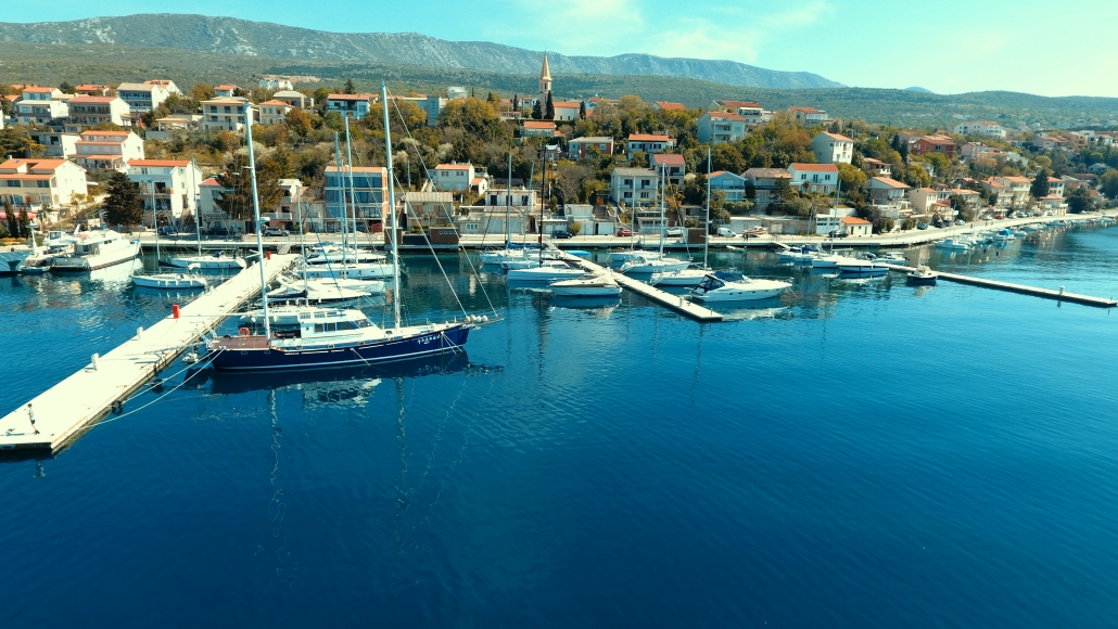 Marina Jadranovo, Croatia - location, yacht rentals, nearest airport ...