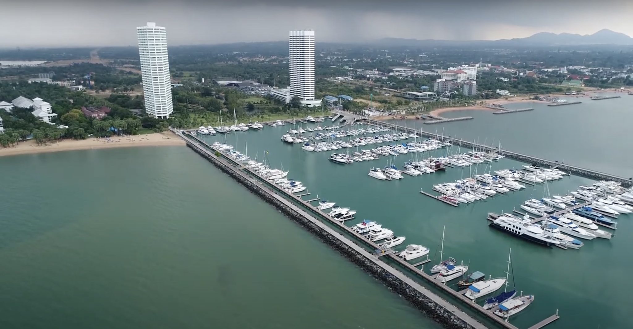 Ocean Marina Jomtien (Ocean Marina Yacht Club Pattaya), Thailand ...
